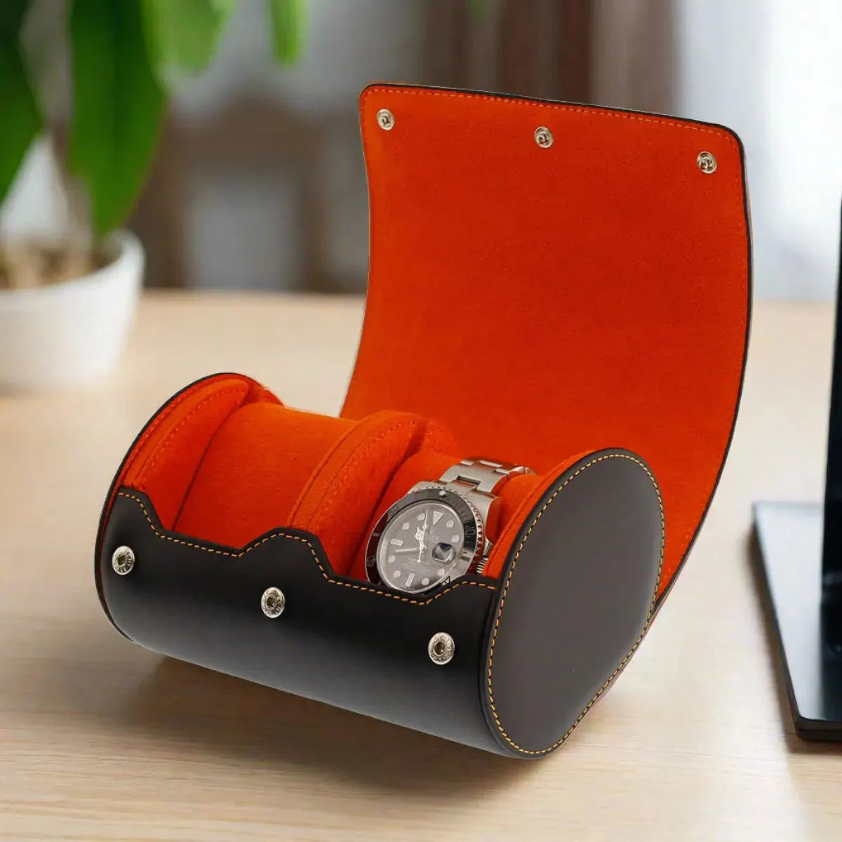 Discover the Benefits of Luxury Watch Roll Cases